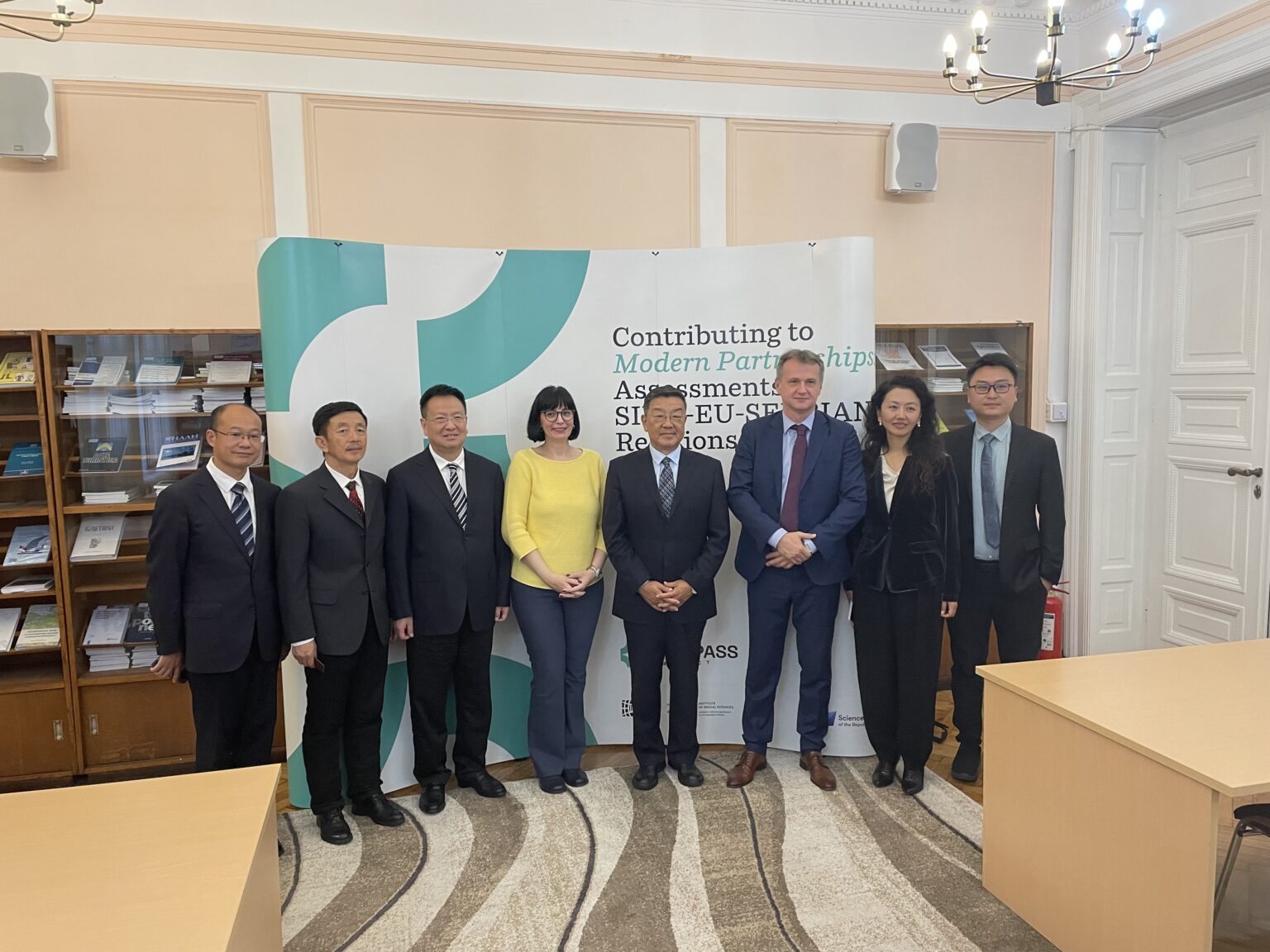 Presentation of the COMPASS project to the delegation from China ...